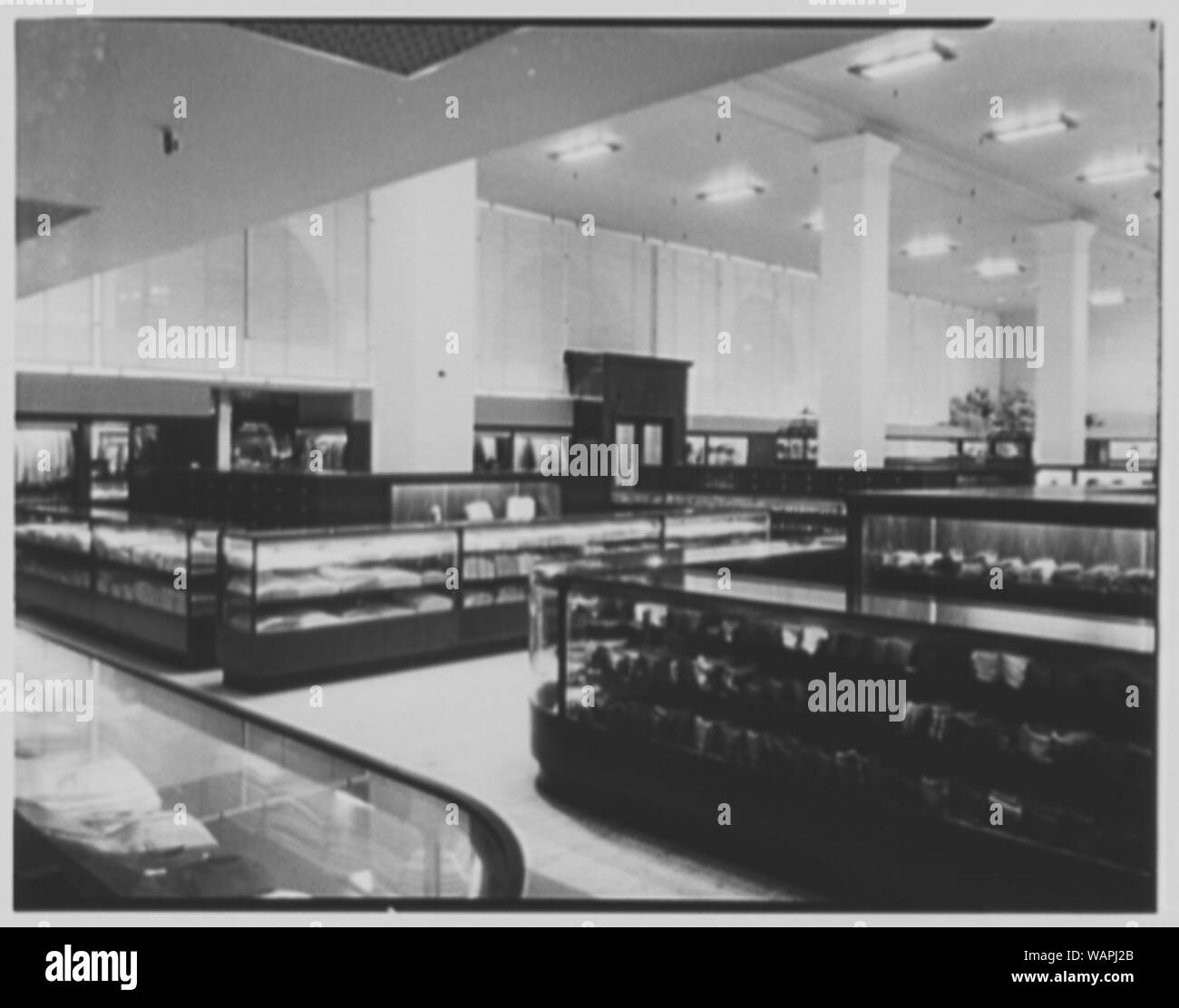 De Pinna, business at 52nd St. and 5th Ave., New York City Stock Photo ...