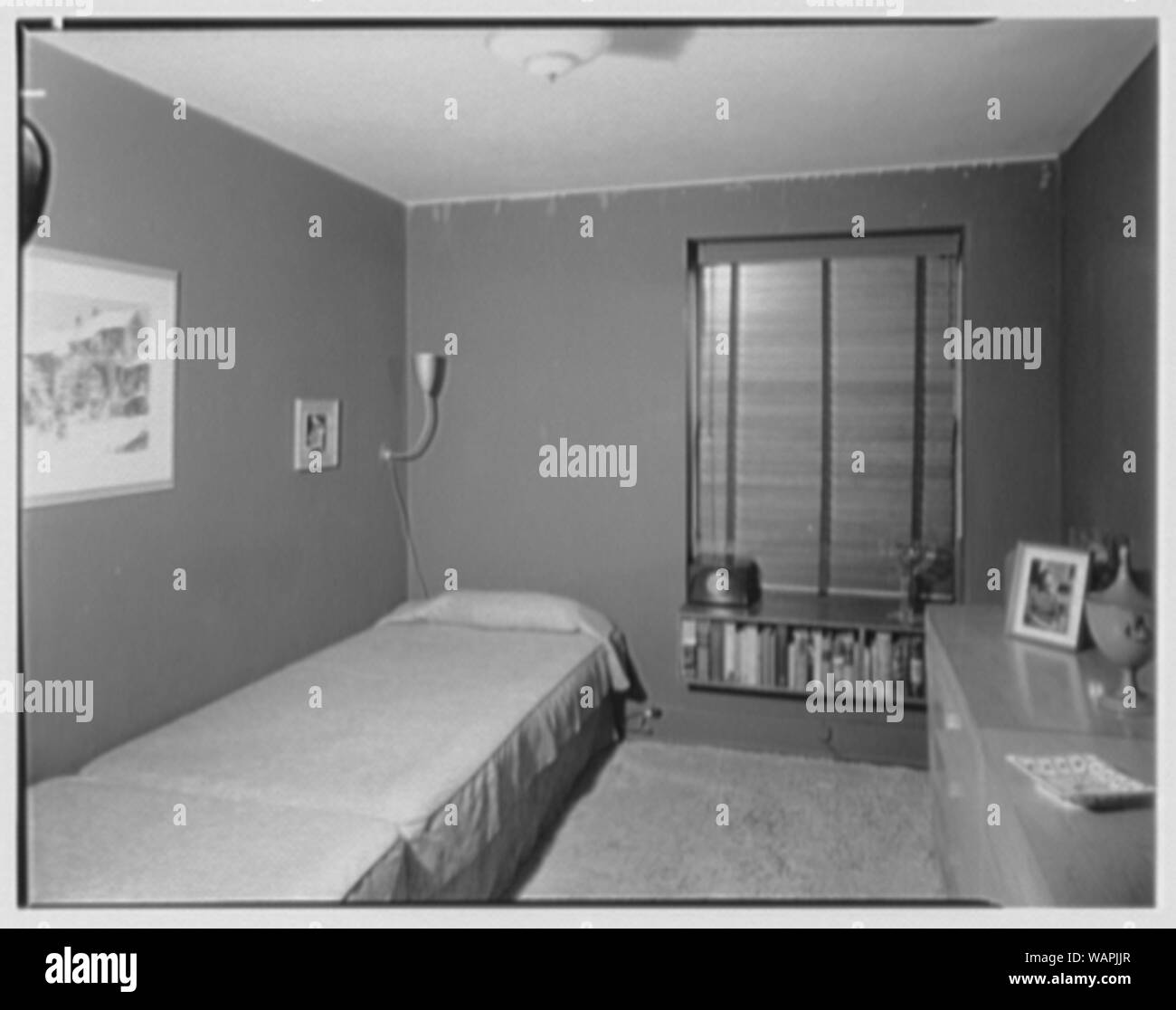 DeBrown and Zellers, 44 E. 80th St., New York City Stock Photo - Alamy