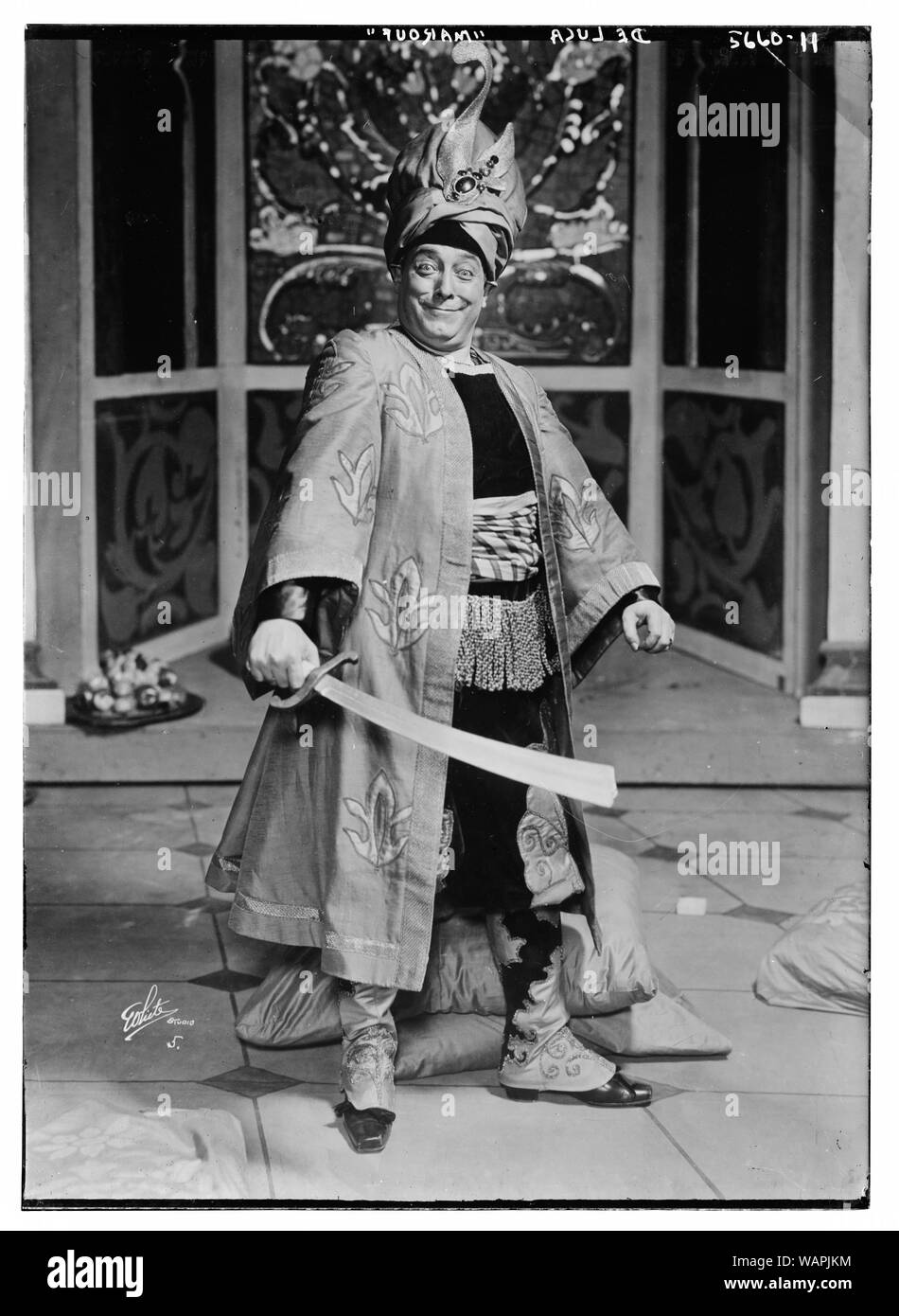 Marouf hi-res stock photography and images - Alamy