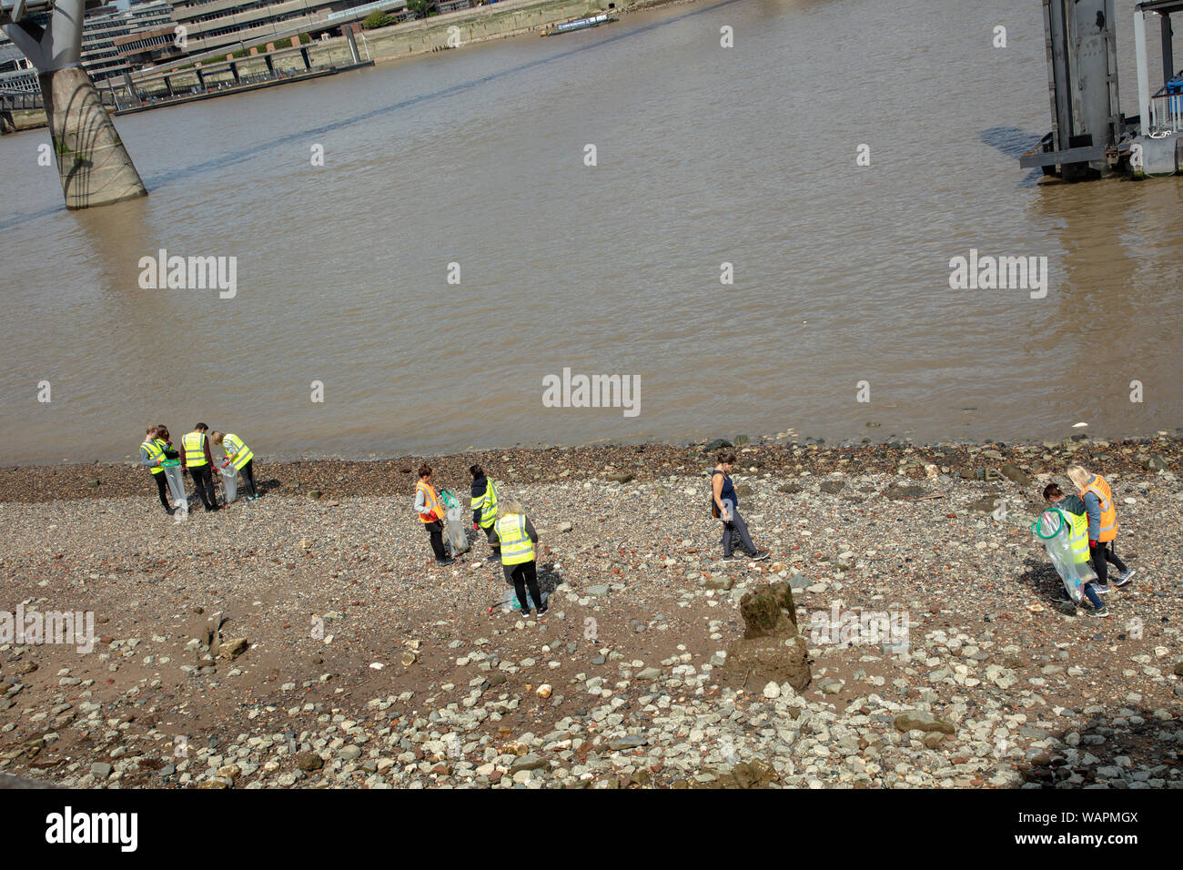 River thames clean up hi-res stock photography and images - Alamy
