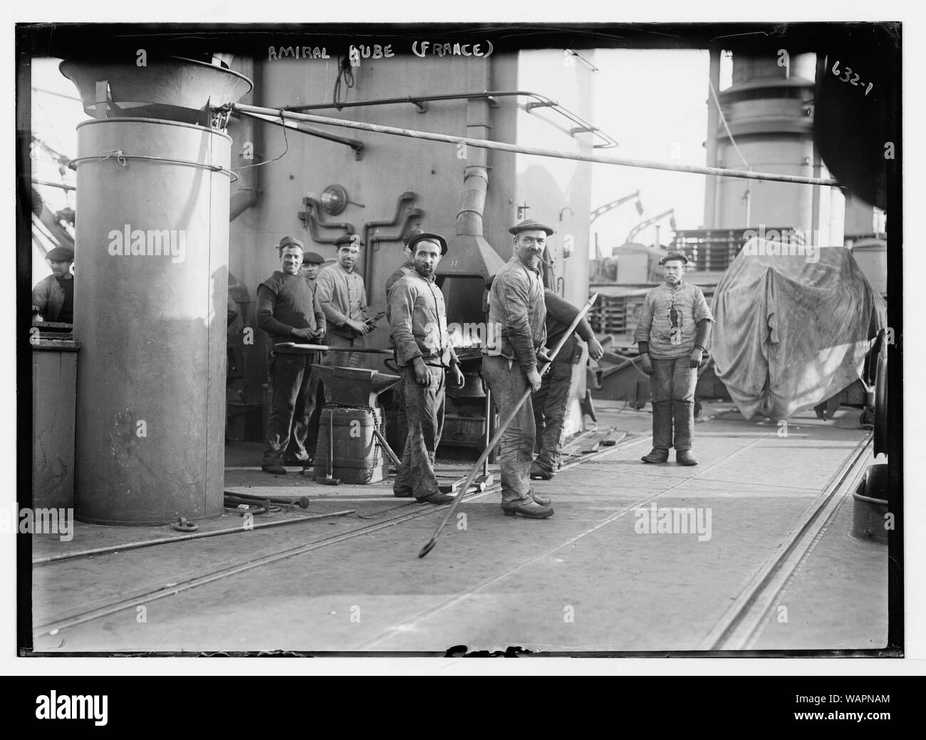 French naval ship hi-res stock photography and images - Alamy