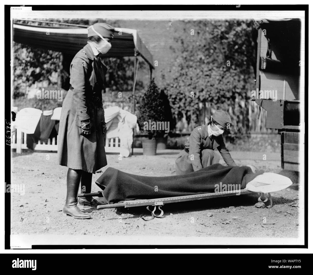 Influenza pandemic Black and White Stock Photos & Images - Alamy