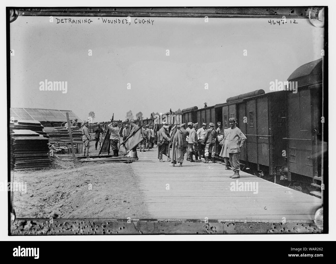 Soldiers detraining hi-res stock photography and images - Alamy