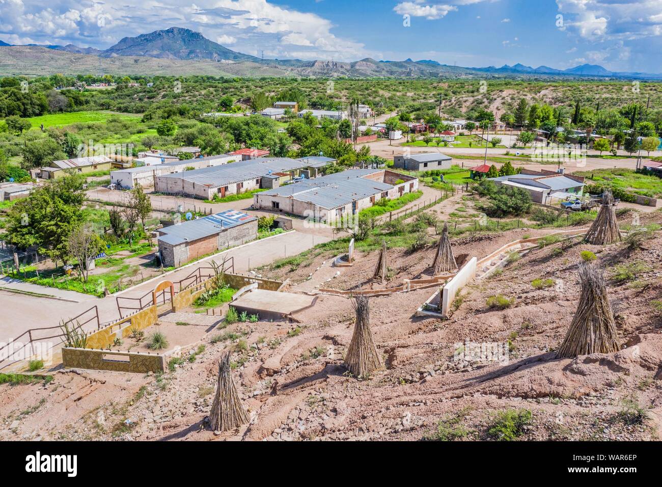 Geronimo statue hi-res stock photography and images - Alamy