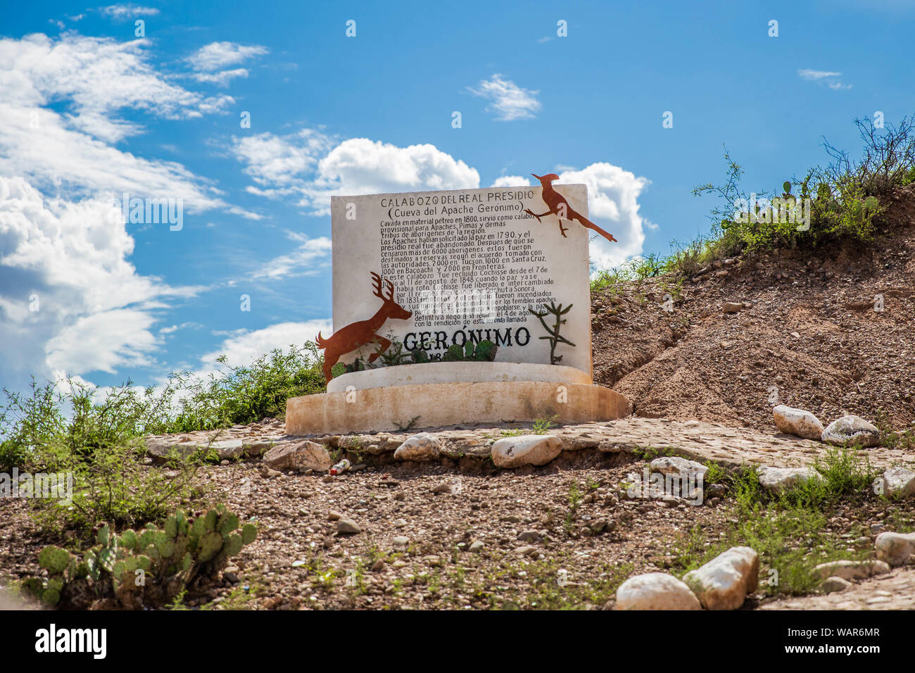 Indios apaches hi-res stock photography and images - Alamy