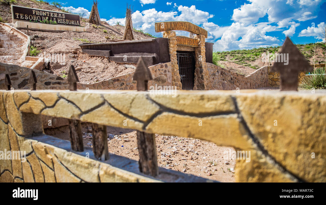 Indios apaches hi-res stock photography and images - Alamy