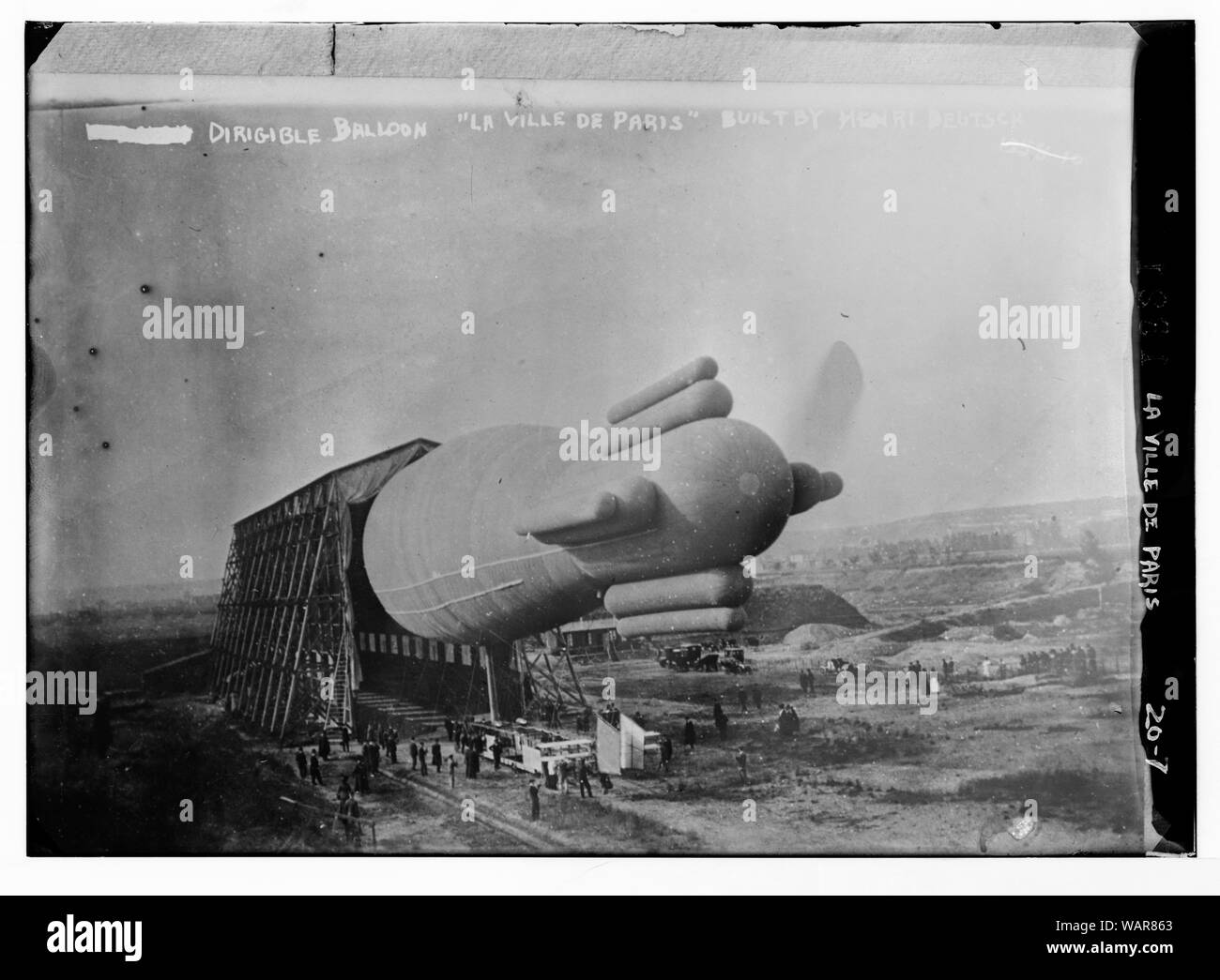 Dirigible balloon, La Ville de Paris, built by Henri Deutsch Stock ...