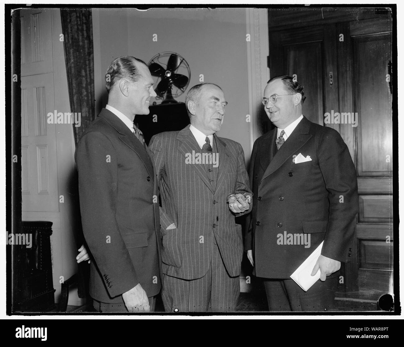 Doris duke and james cromwell hi-res stock photography and images - Alamy