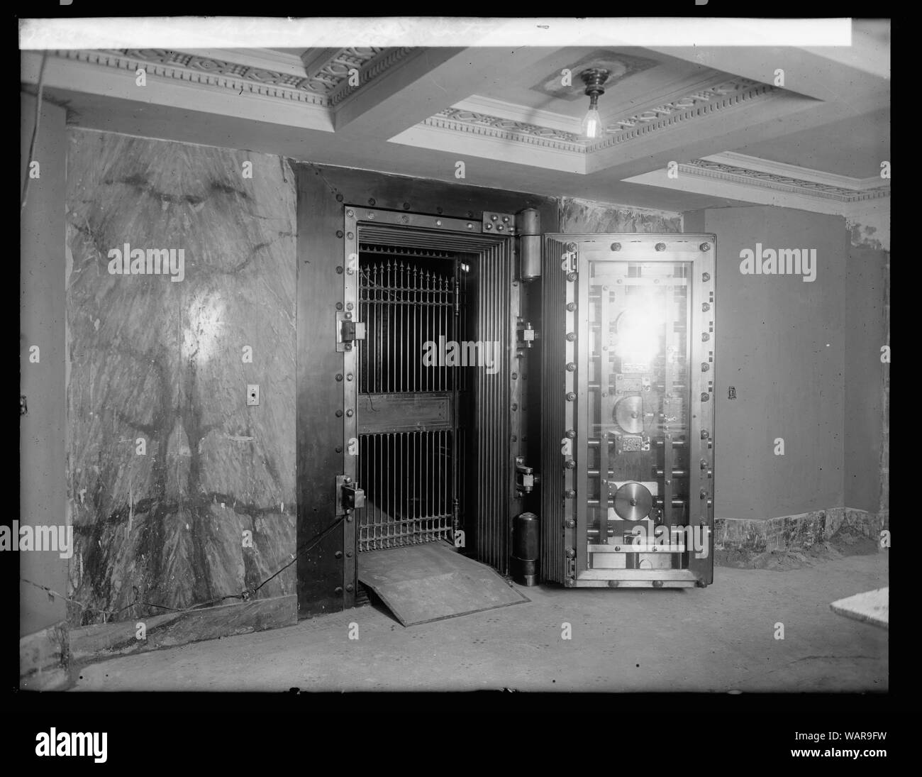 Bank interior historic historical hi-res stock photography and images ...