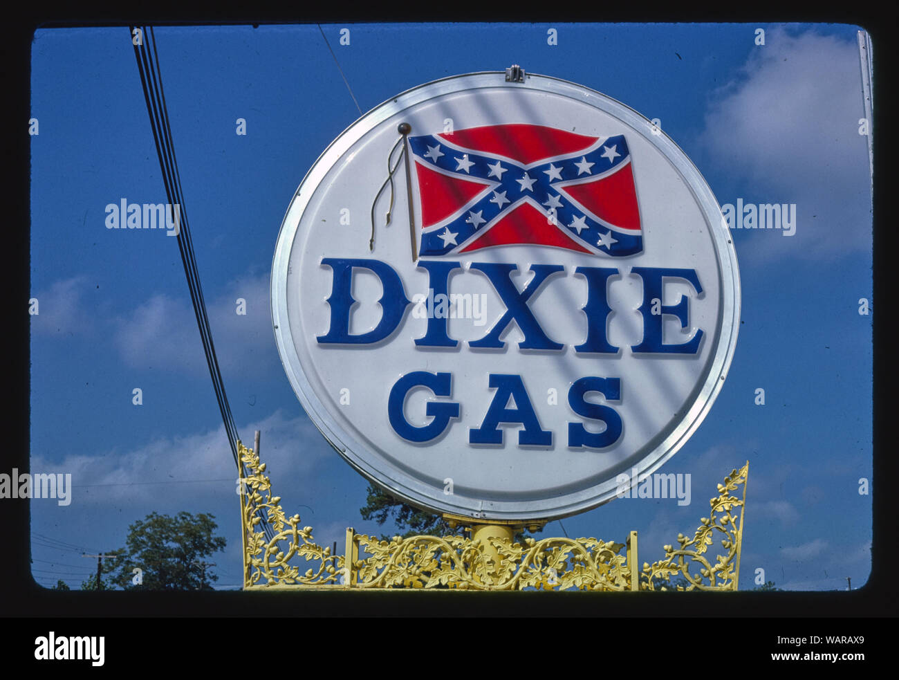 Dixie gas station sign hi-res stock photography and images - Alamy