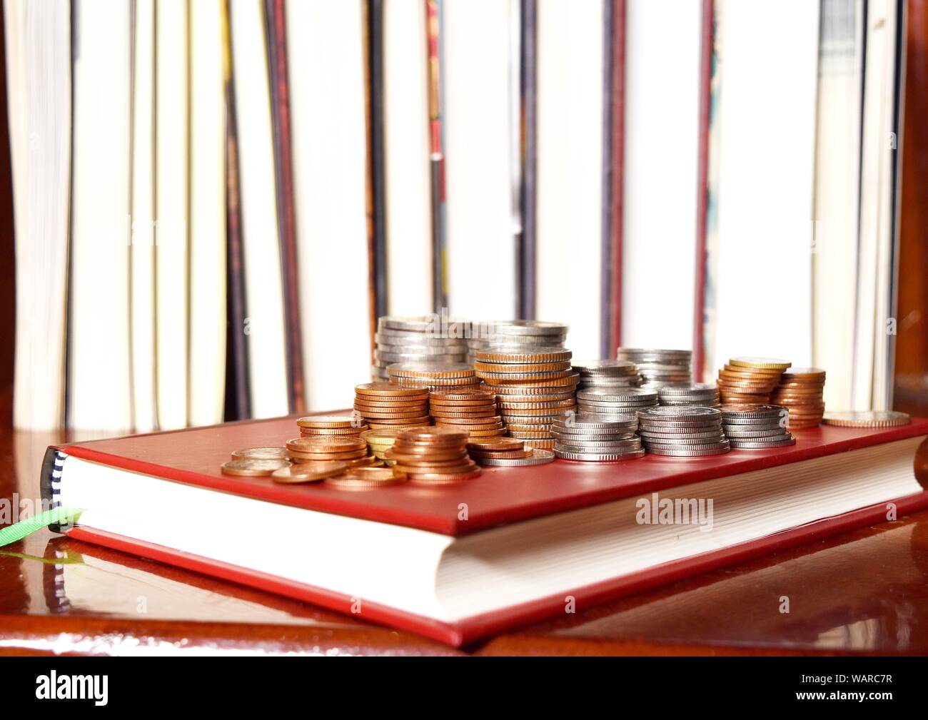 Stock market and exchange photos hi-res stock photography and images ...