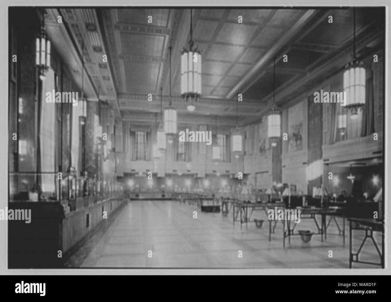 Dollar Savings Bank, 2516 Grand Concourse, Bronx Stock Photo - Alamy