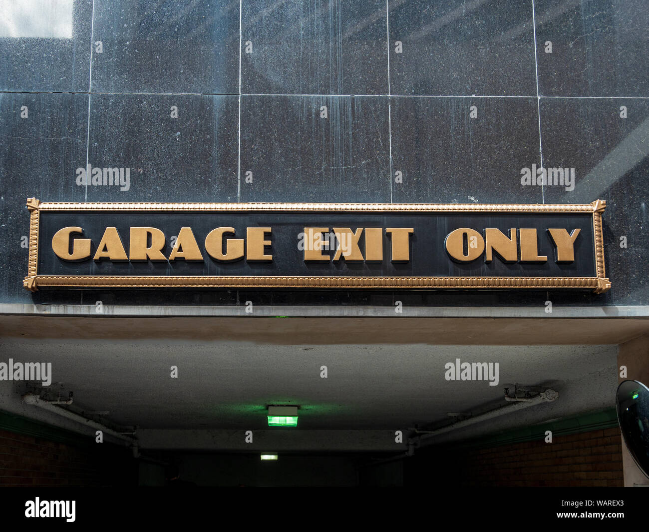 Art deco garage hi-res stock photography and images - Alamy