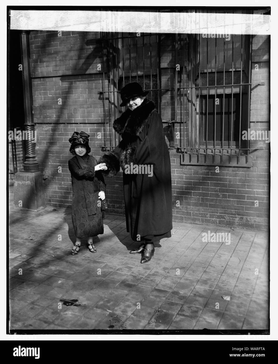 Dora Vieg of Singer midgets, [11/3/24] Stock Photo - Alamy