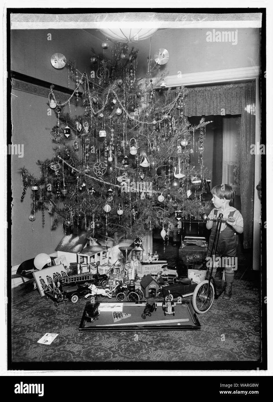 1922 christmas tree hi-res stock photography and images - Alamy