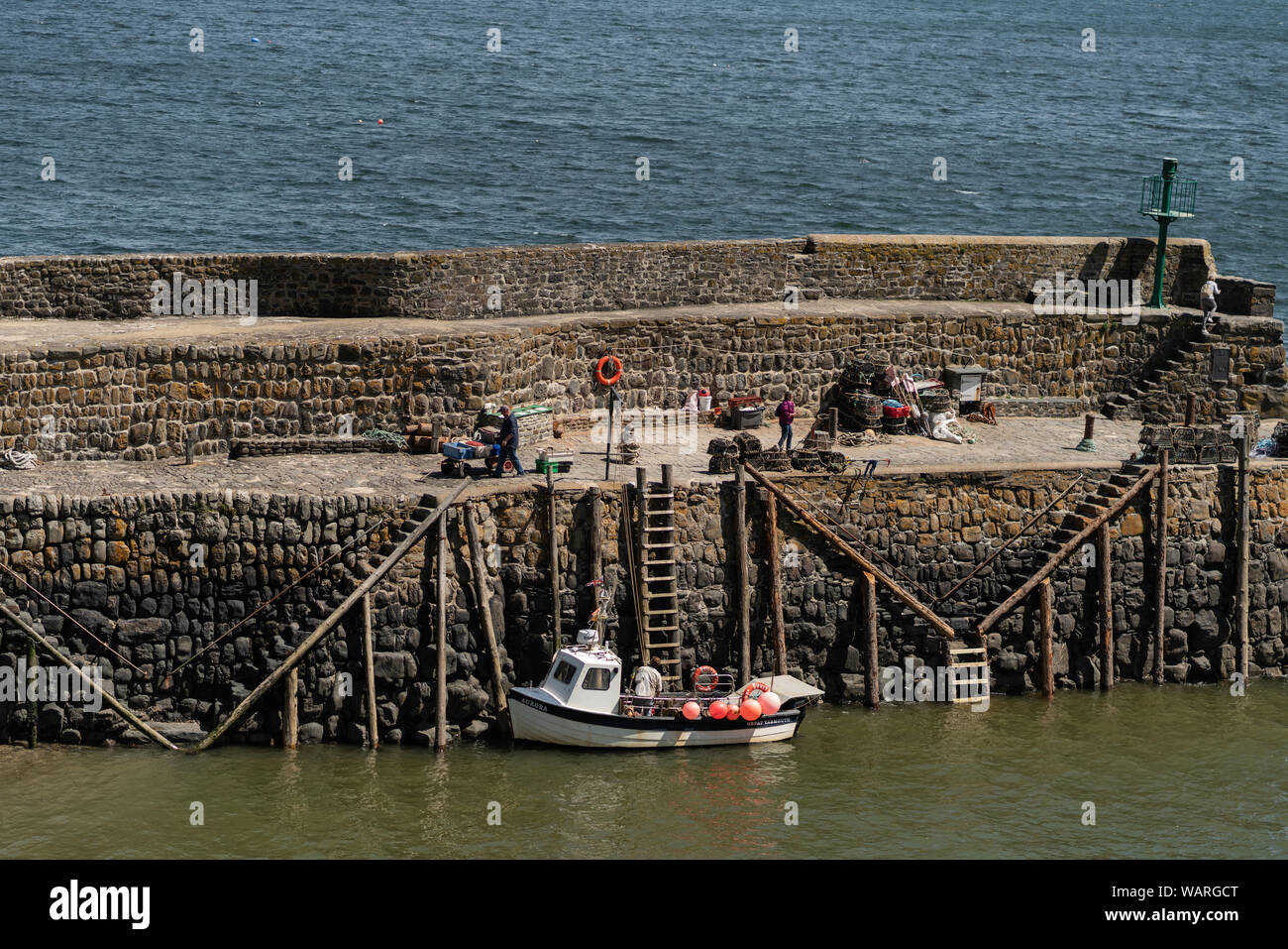 Mooring system hi-res stock photography and images - Alamy