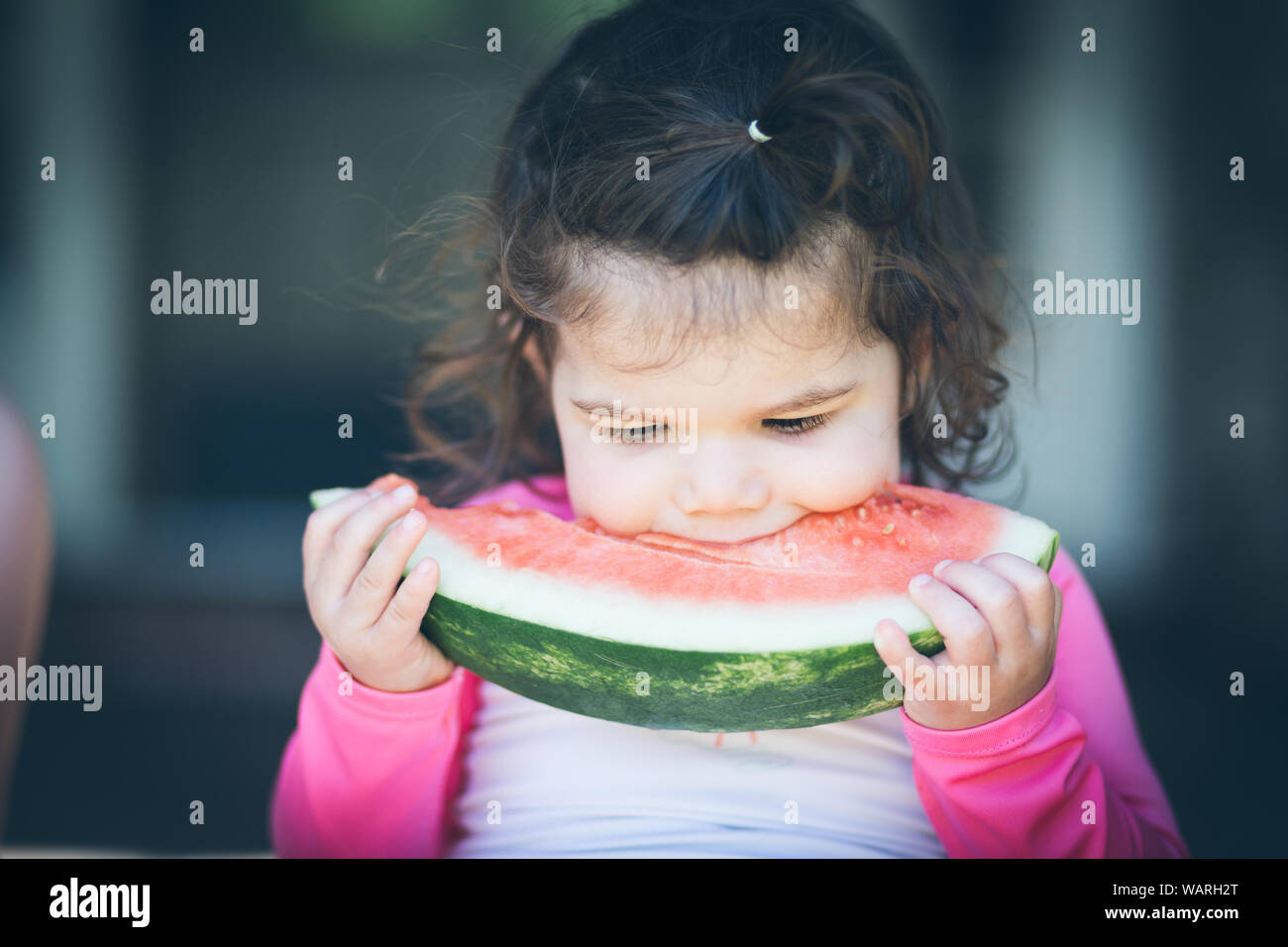 Children eating fruit messy hi-res stock photography and images - Alamy