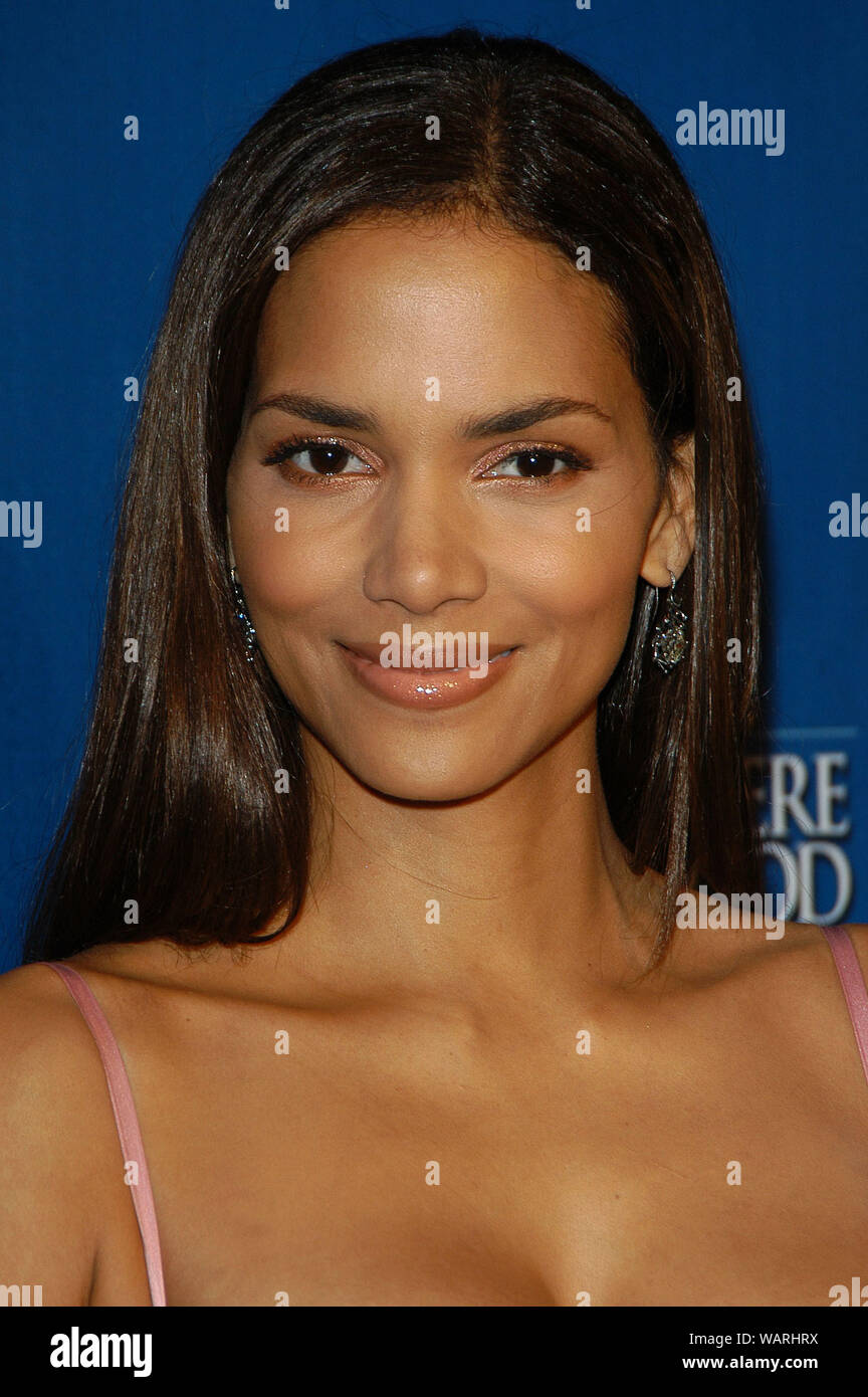 Halle berry their eyes watching god hi-res stock photography and images ...