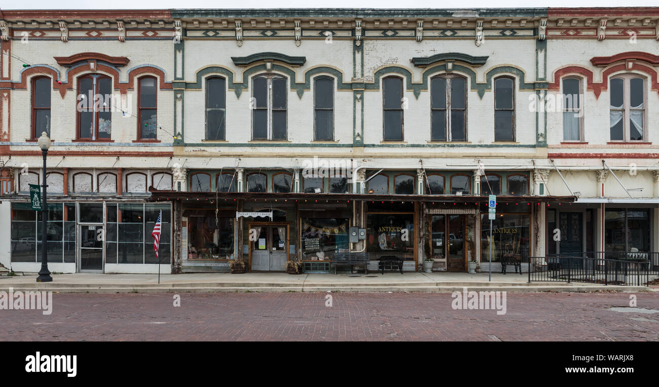 Downtown streetscape in Clarksville, Texas Stock Photo - Alamy