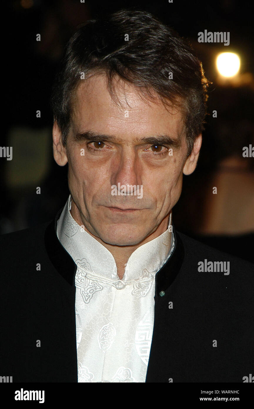 Jeremy Irons at the 2005 Vanity Fair Oscar Party held at Morton's ...