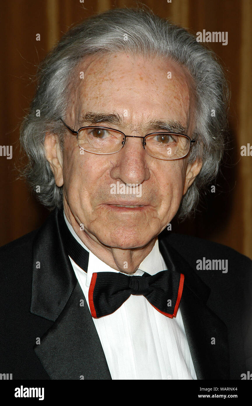 Arthur Hiller at the 57th Annual DGA Awards - Arrivals held at the ...