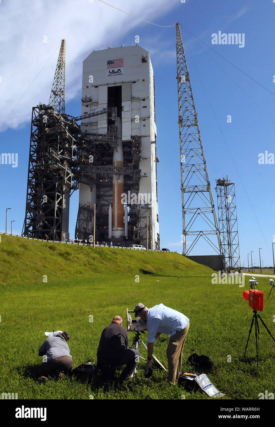 Photographers place remote cameras close to a United Launch Alliance ...