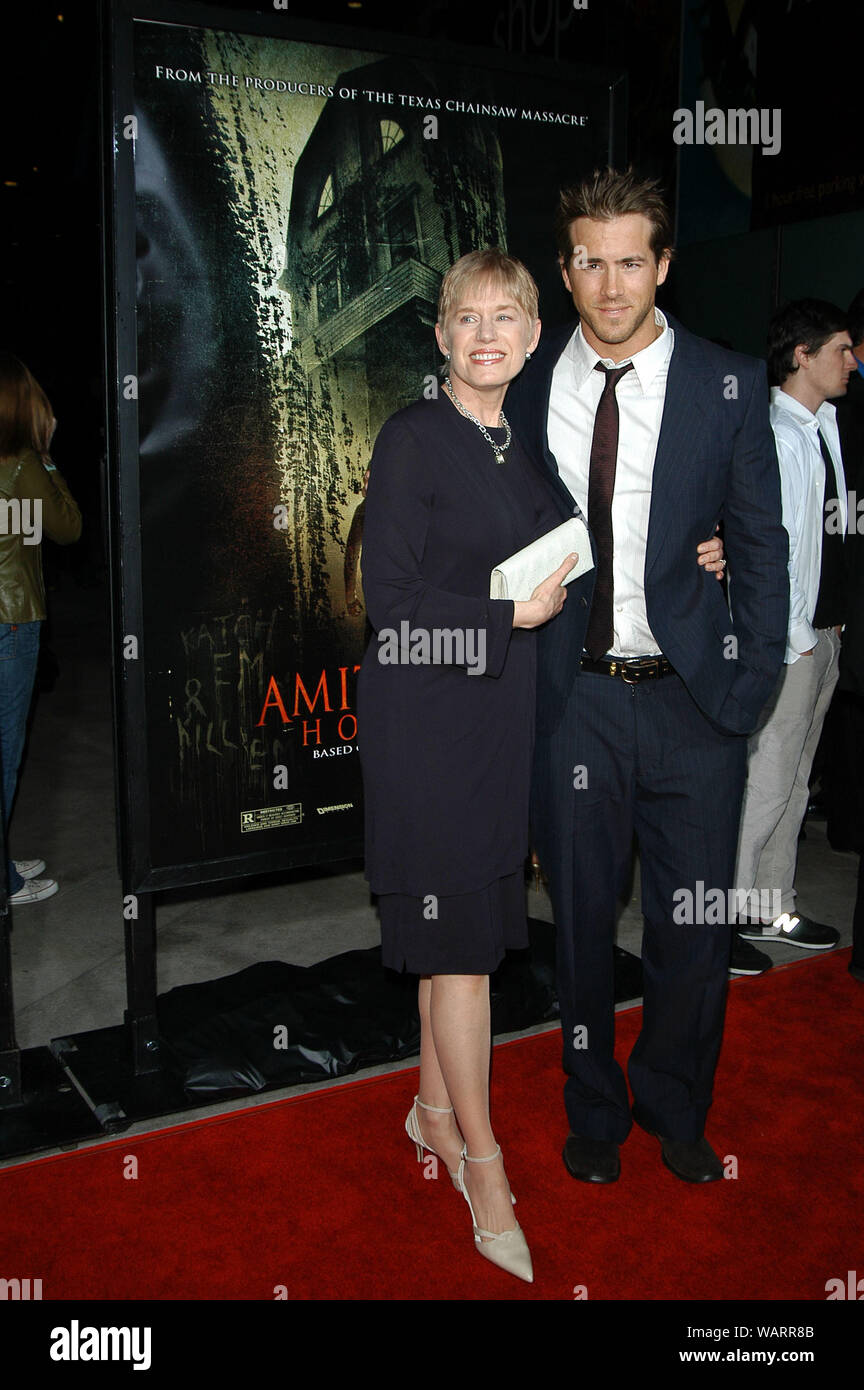 Ryan reynolds and mom tammy reynolds hi-res stock photography and ...