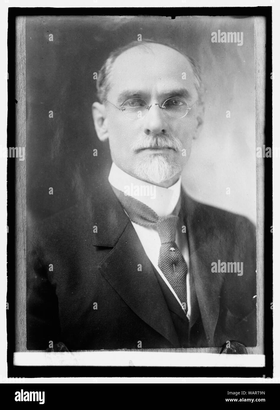 Dr hugh smith hi-res stock photography and images - Alamy