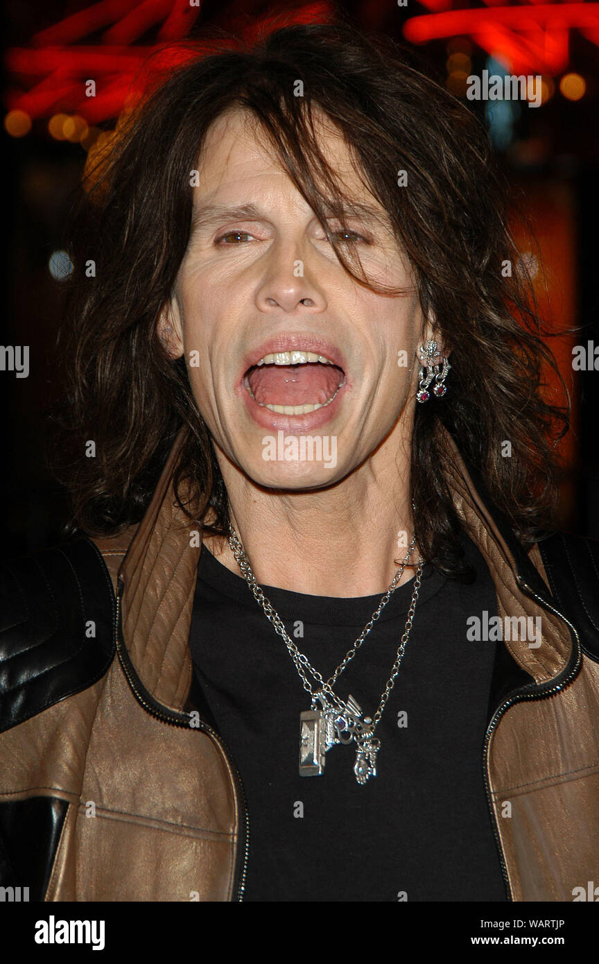 Steven Tyler at the Los Angeles Premiere of "Be Cool" held at Grauman's ...