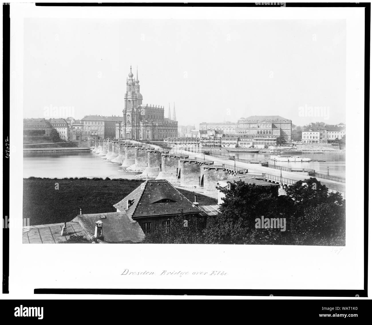 City bridge over river Cut Out Stock Images & Pictures - Alamy