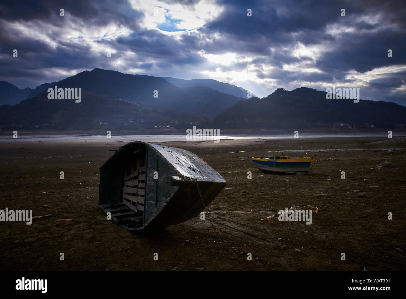 Abandoned boats stranded at the bottom of the lake during drought Stock ...