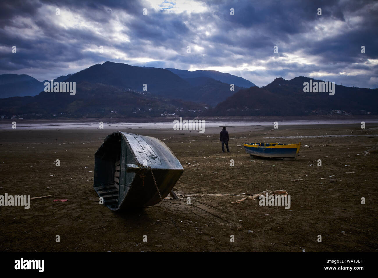 Abandoned boats stranded at the bottom of the lake during drought Stock ...