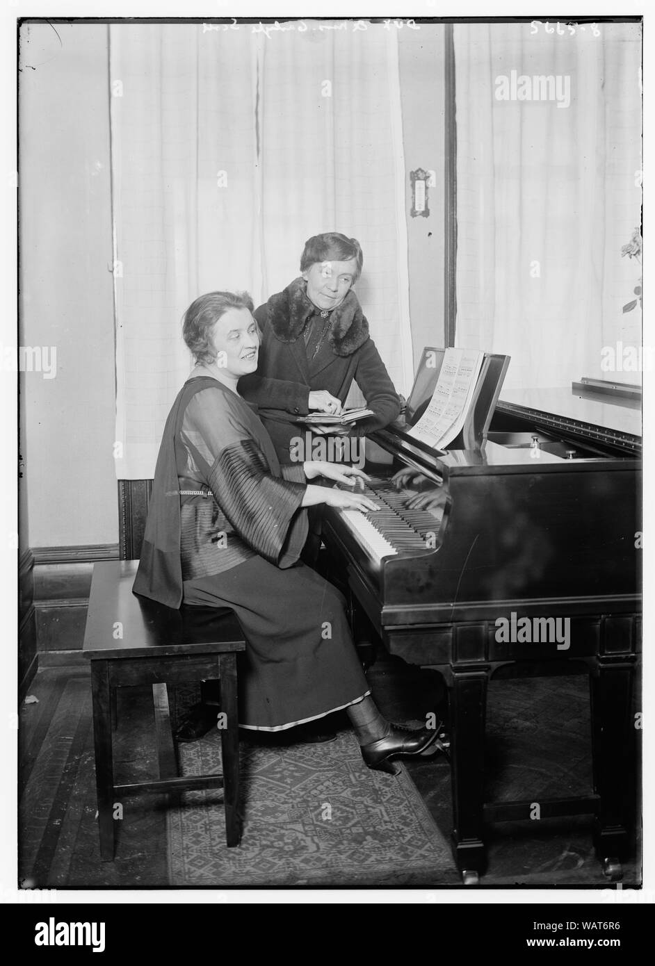 Mrs carlyle hi-res stock photography and images - Alamy