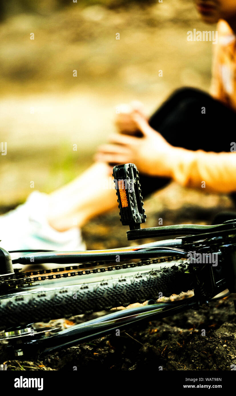 Bleeding knee cycling hi-res stock photography and images - Alamy