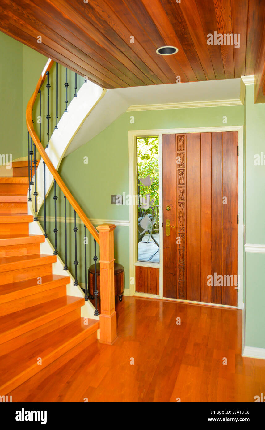 Luxurious house inside hi-res stock photography and images - Alamy