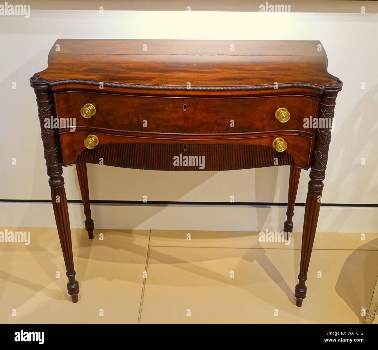 Dressing table, attributed to William Hook, carving attributed to ...