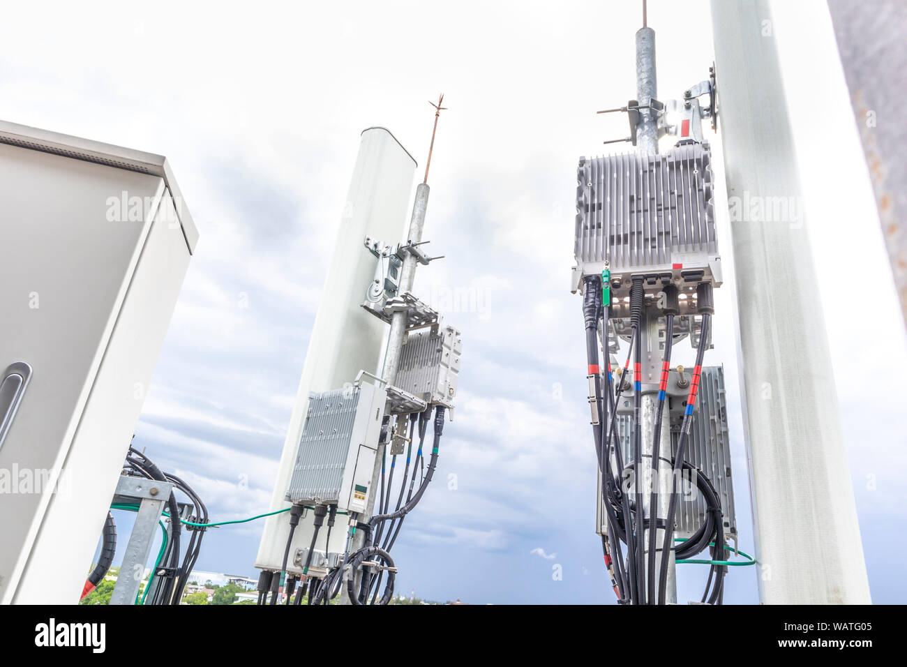 5G smart mobile telephone radio network antenna base station ...