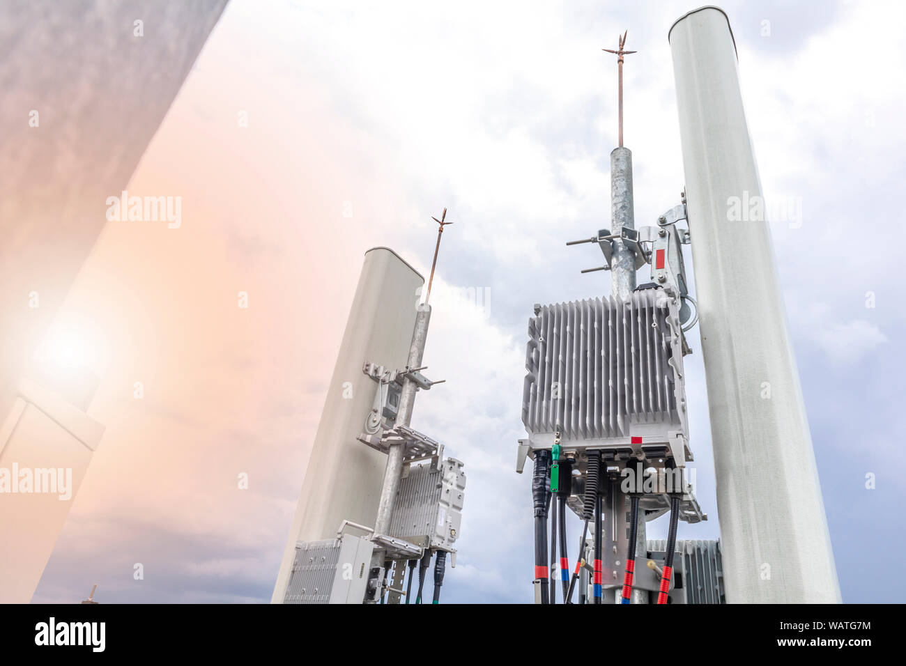 5G smart mobile telephone radio network antenna base station ...