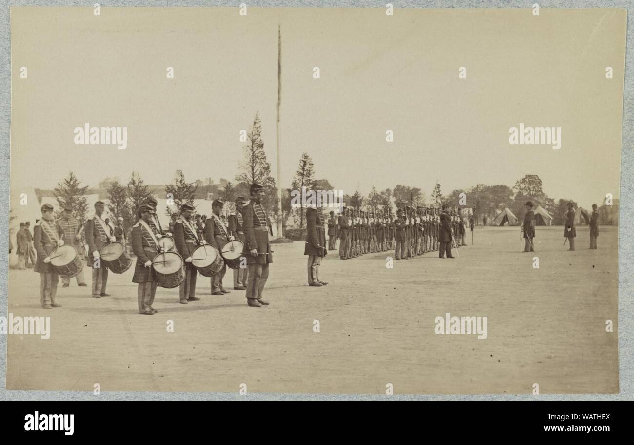 Drum corps stands in front of Union soldiers in formation Stock Photo ...