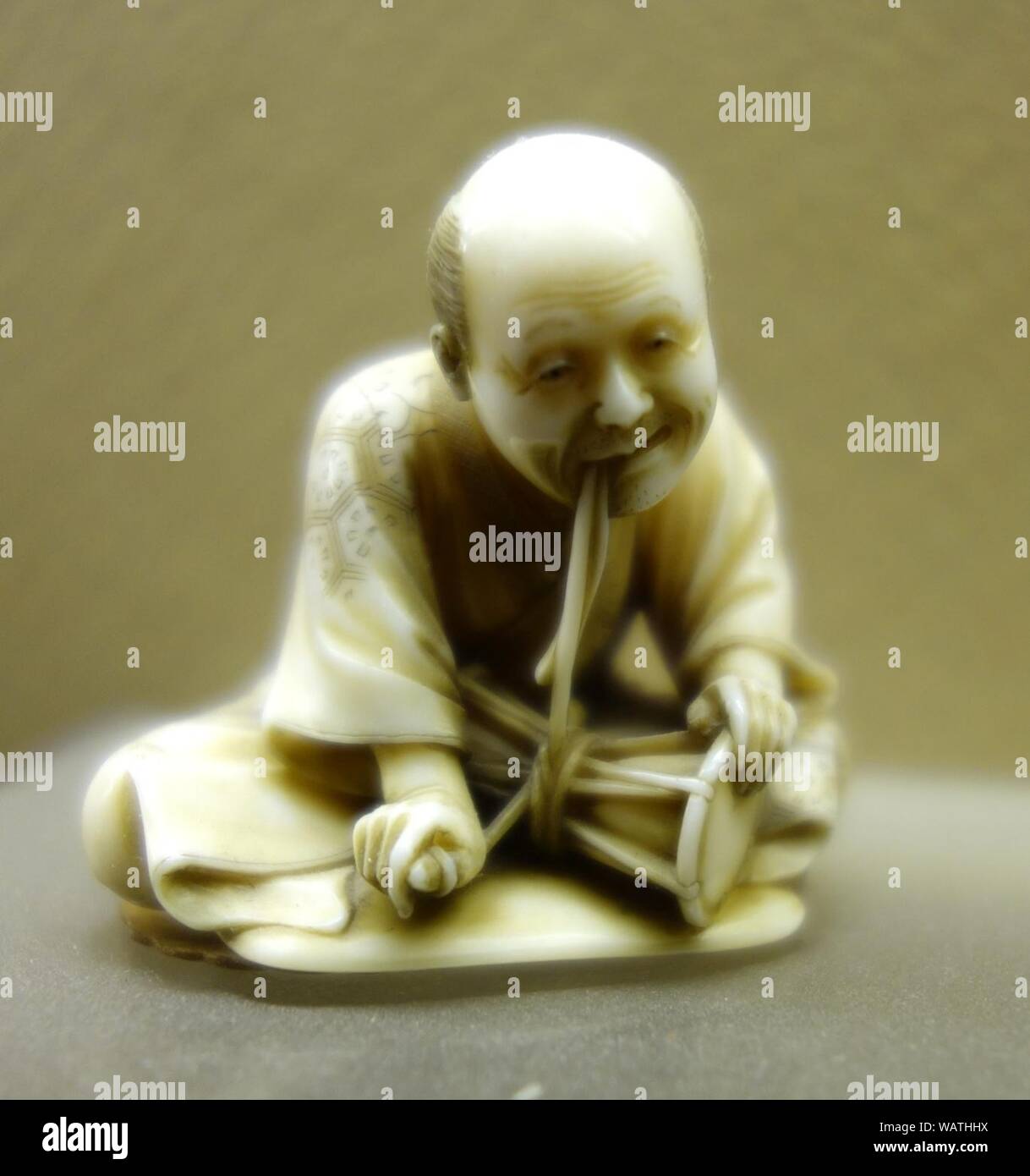 Vintage netsuke hi-res stock photography and images - Alamy