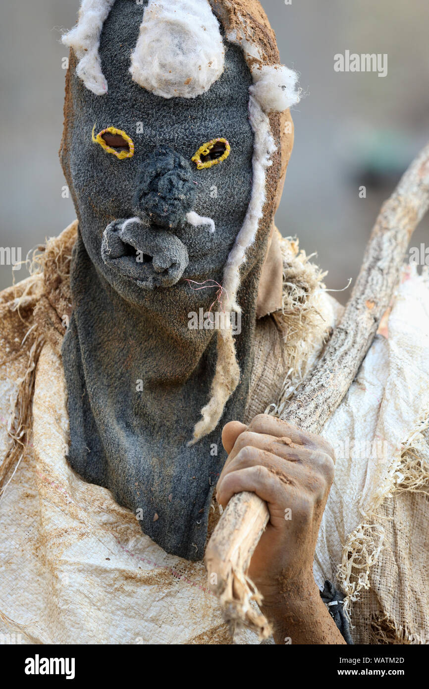 Gule wamkulu malawi hi-res stock photography and images - Alamy