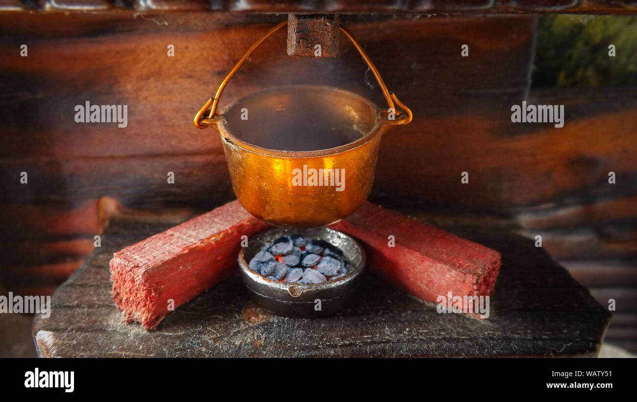 African fire pot hi-res stock photography and images - Alamy