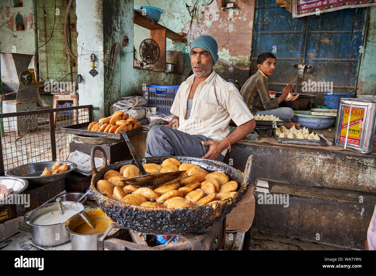 man is cooking street food, street life, people of Nawalgarh Stock ...