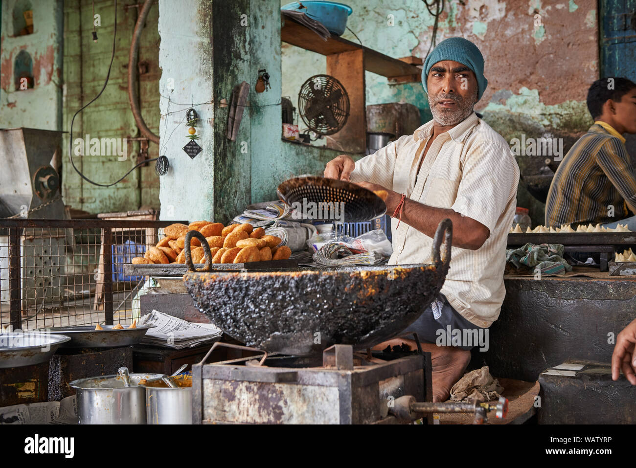 man is cooking street food, street life, people of Nawalgarh Stock ...