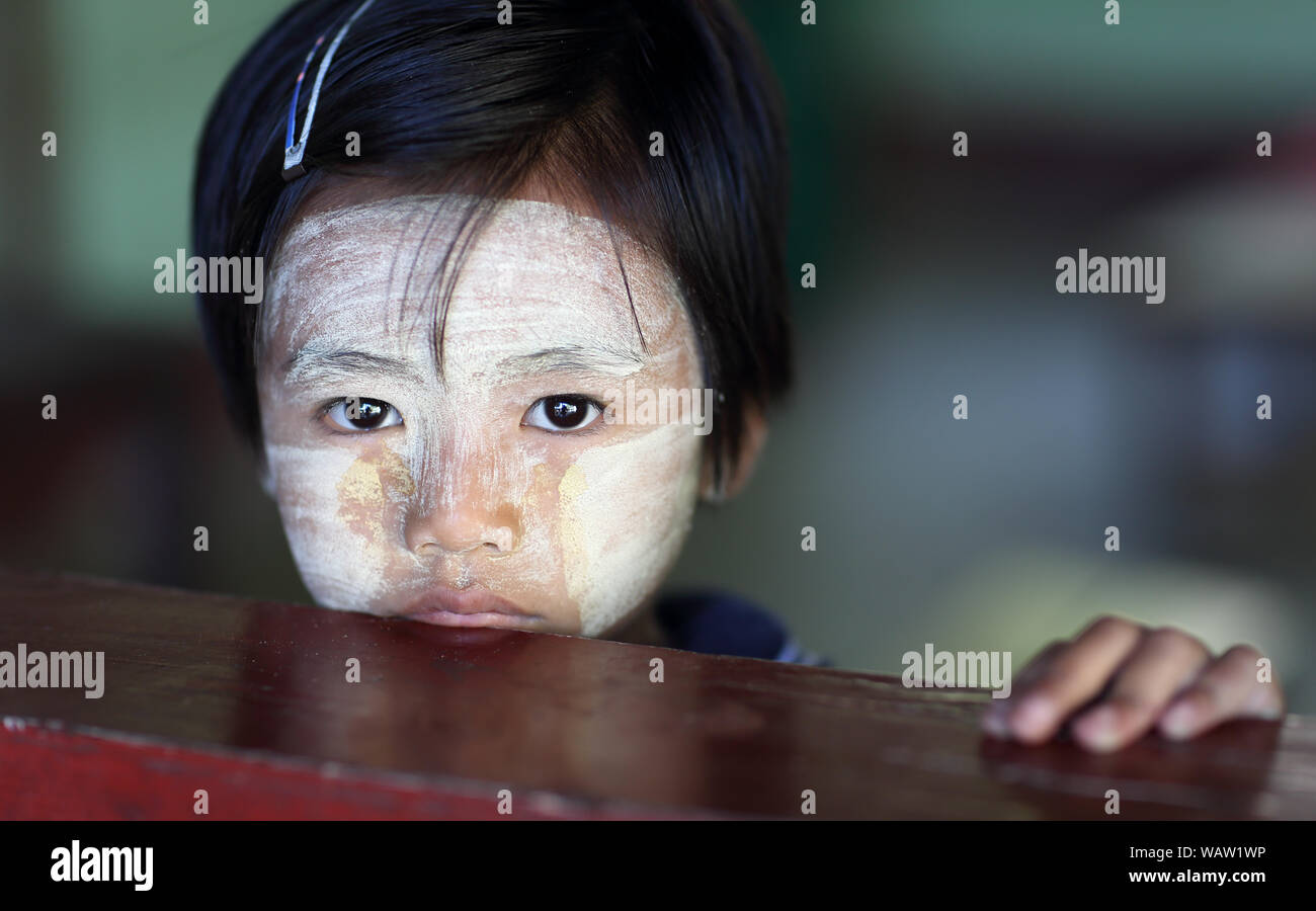 Myanmar school girl hi-res stock photography and images - Alamy