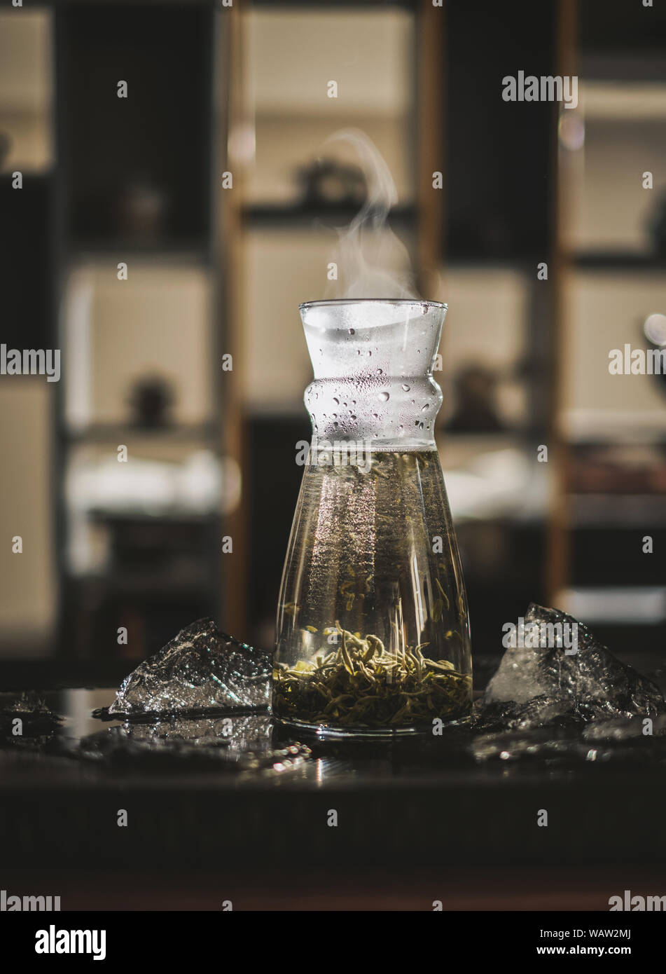 Vertical brewing of a tea Stock Photo - Alamy