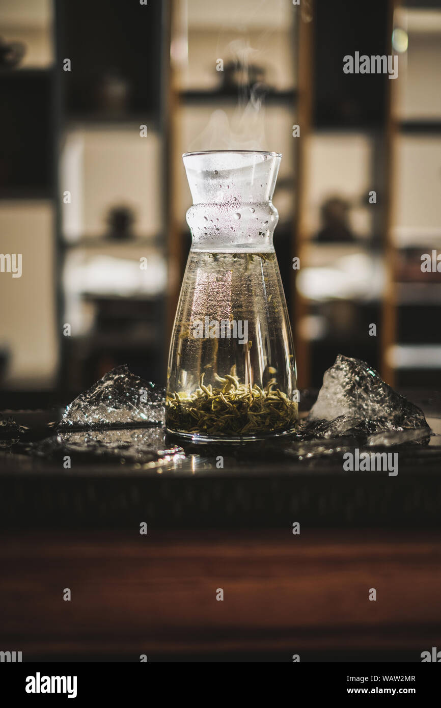 Vertical brewing of a tea Stock Photo - Alamy