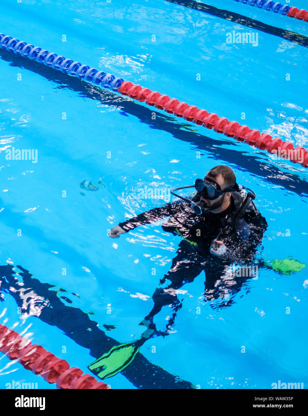 Diver certification hi-res stock photography and images - Alamy