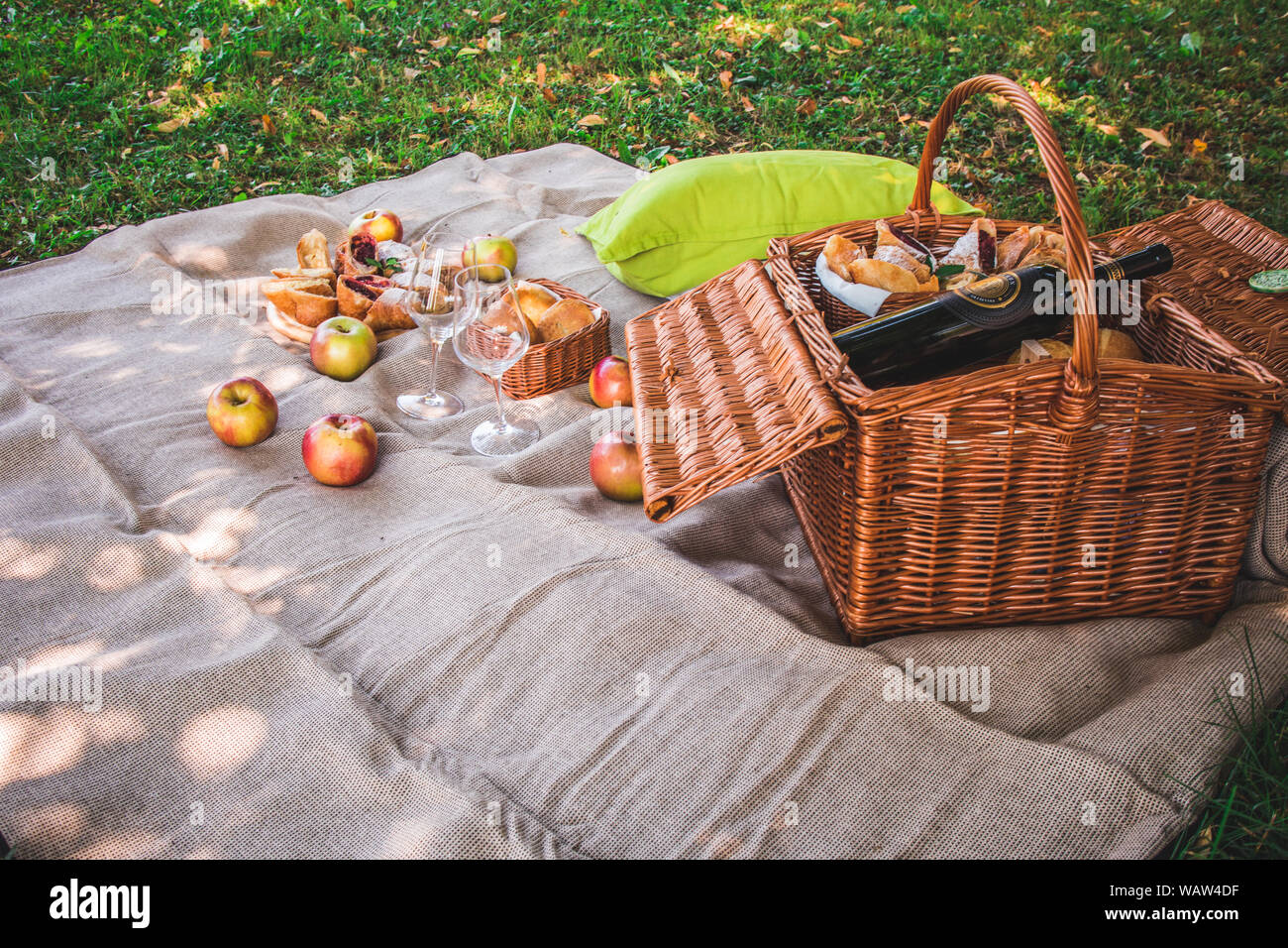 Pie in the sun hi-res stock photography and images - Alamy