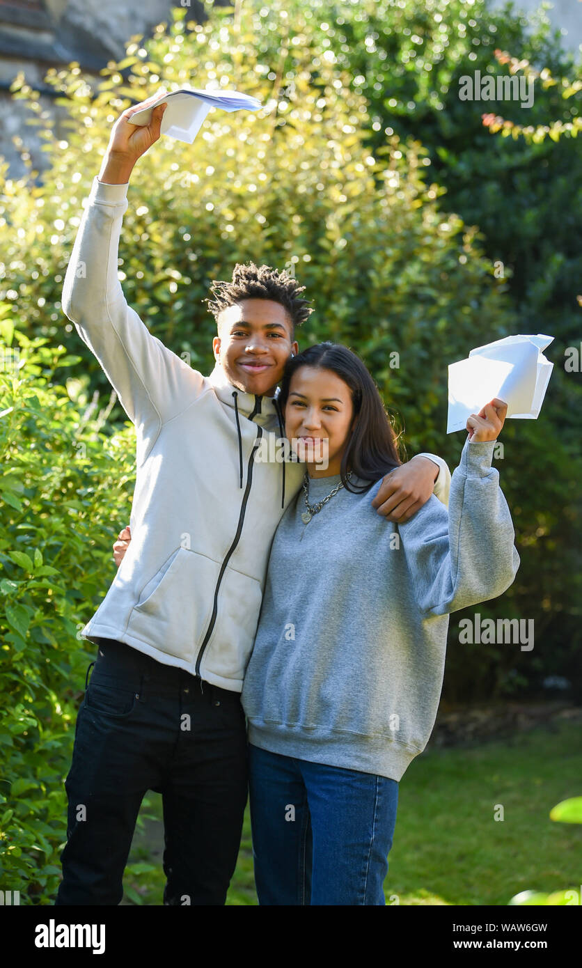 Grammar school pupils uk hi-res stock photography and images - Alamy